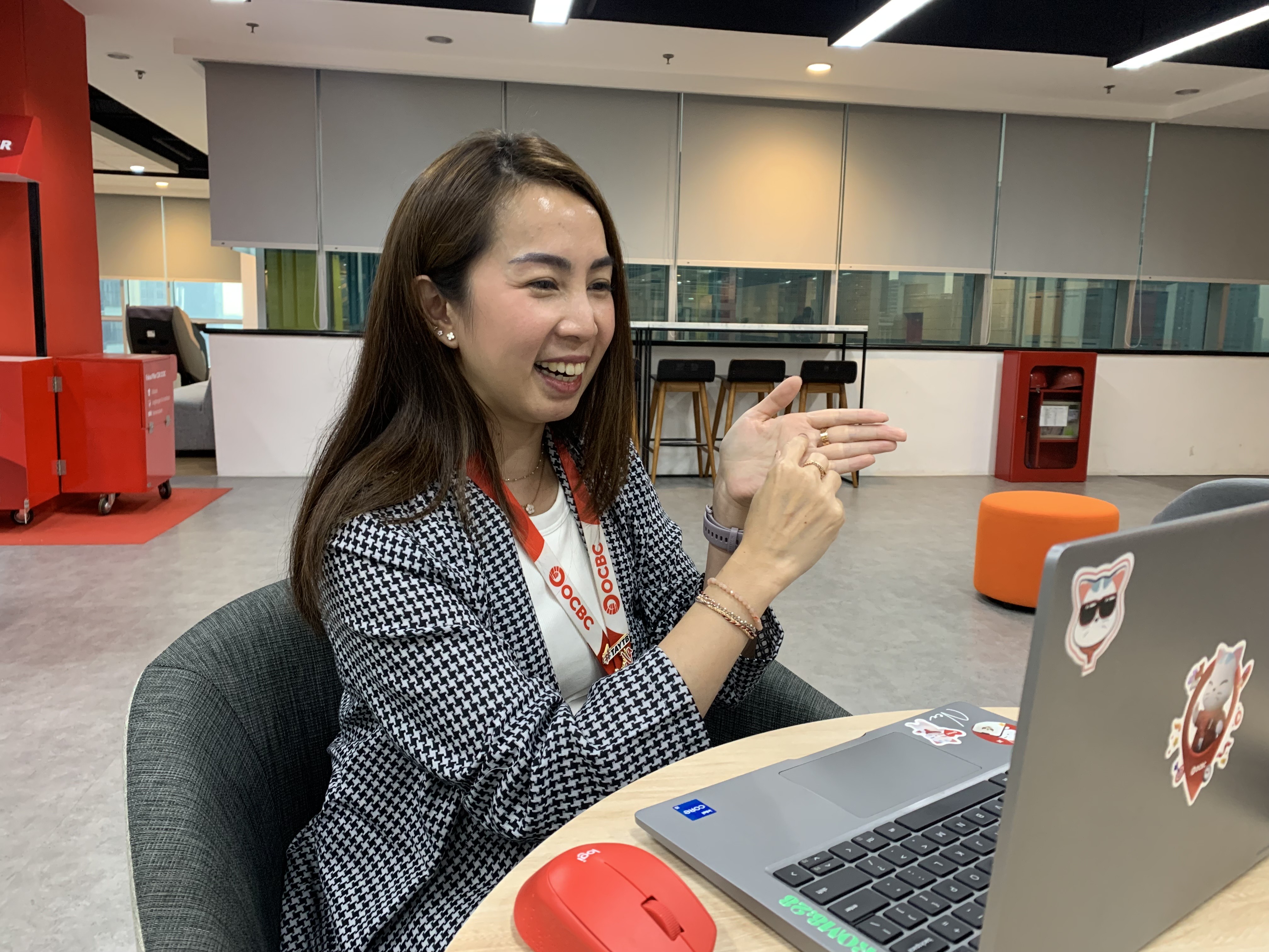 OCBC - CSR OCBC Hadirkan Pelatihan Bahasa Isyarat Indonesia (Bisindo ...