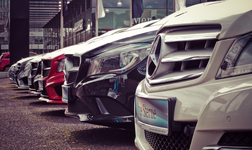 Daftar Mobil Limousine di Indonesia dan Harganya